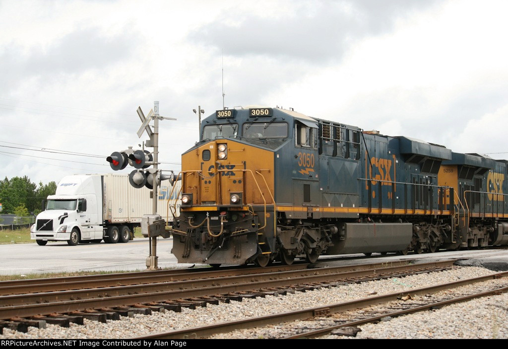 CSX 3050 passes the McLarin Rd crossing